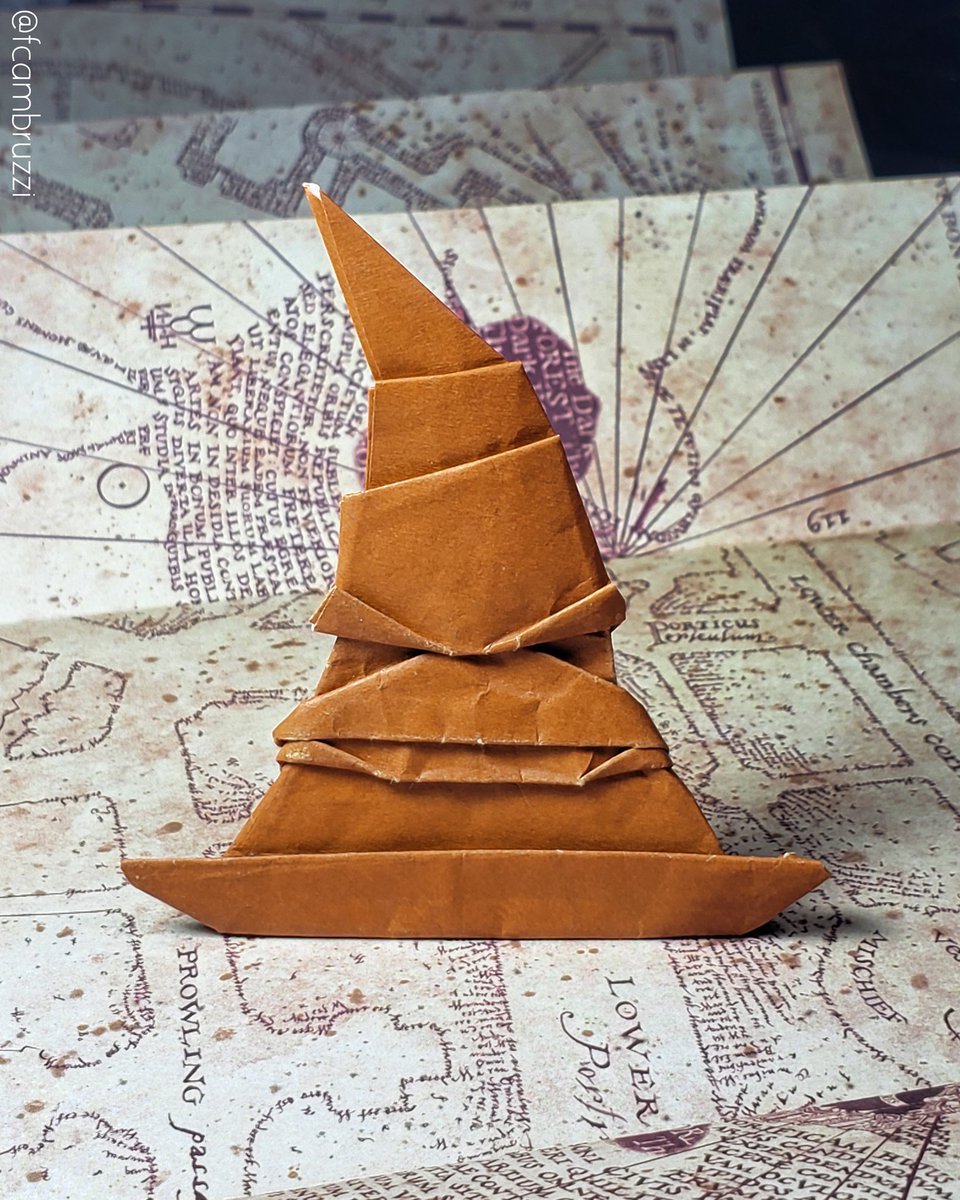 Origami Harry Potter Sorting Hat Sorting Hat Harry Potter #lowpolygon
