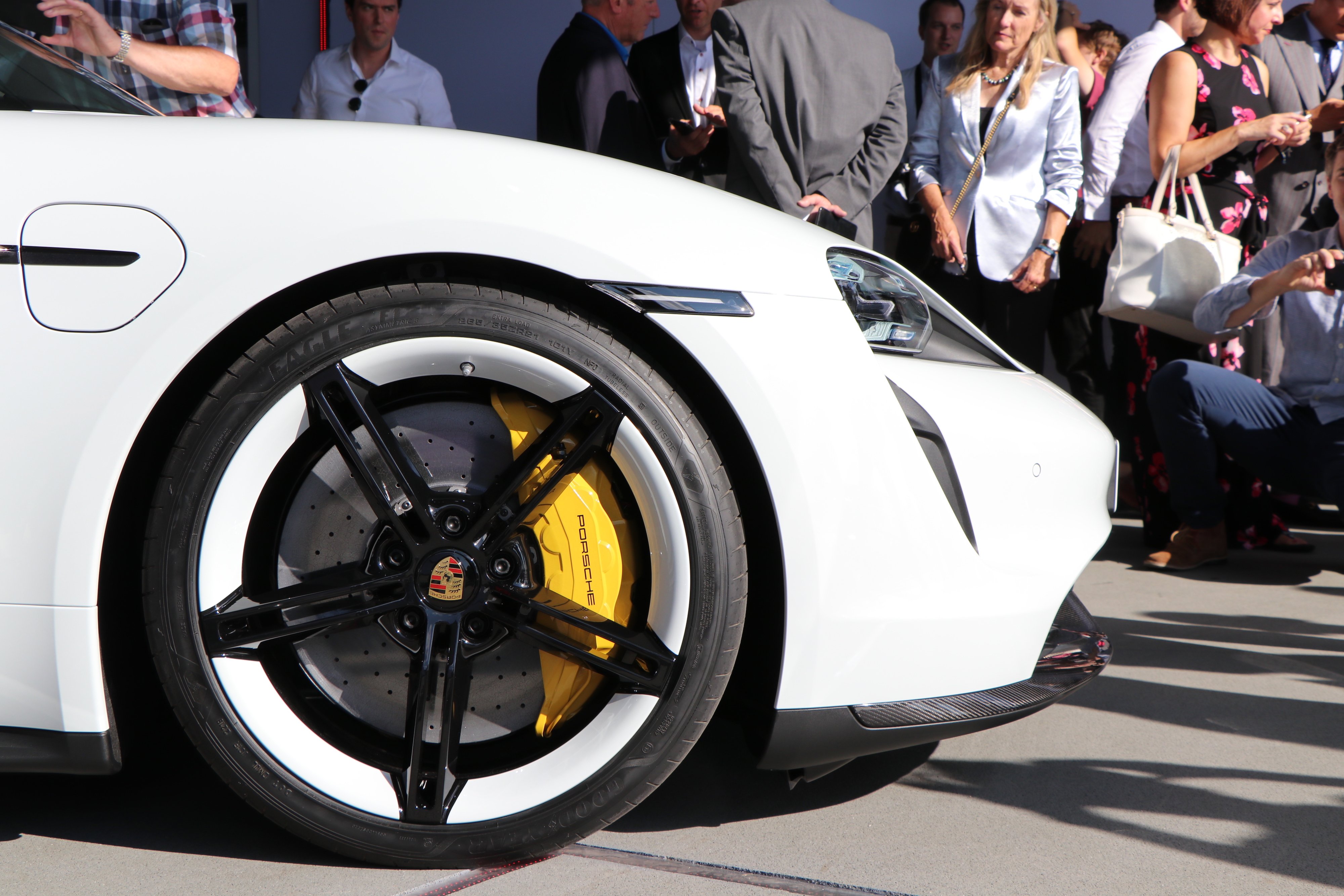 Porsche taycan mission e wheels store