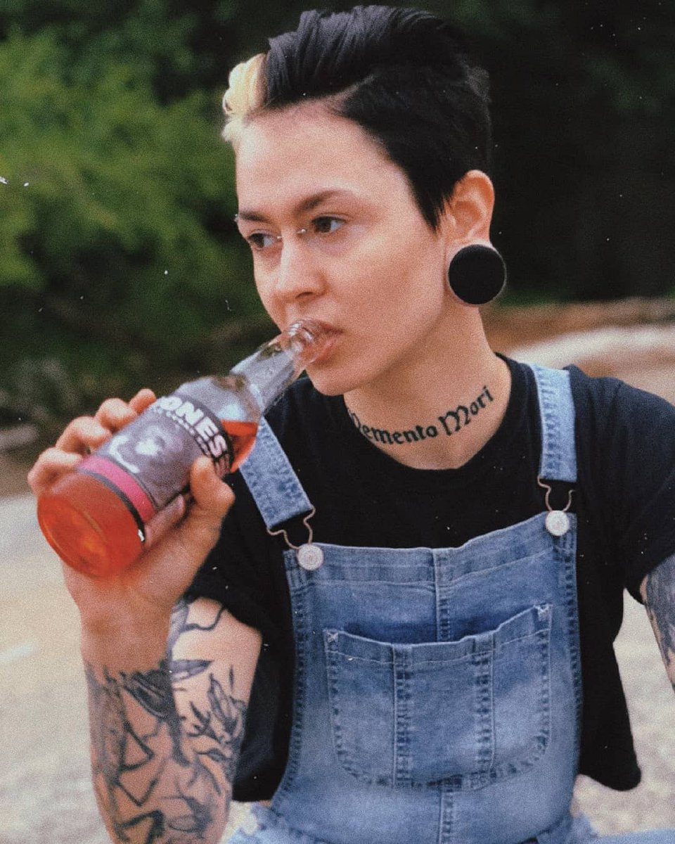 Andy Defrancesco: @killsalem says "this isnt an advertisement but it ...