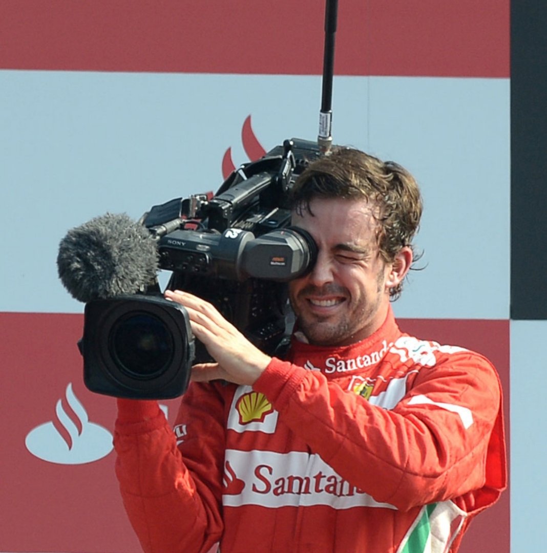 Hamilton walking down on the boulevard of broken dreams : r/formuladank