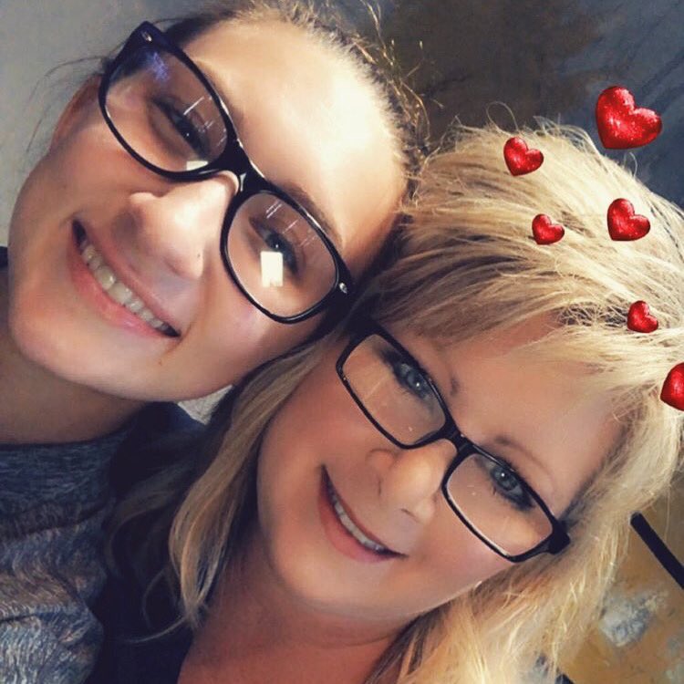 Kathy Hefner's Instagram, Twitter & Facebook on IDCrawl