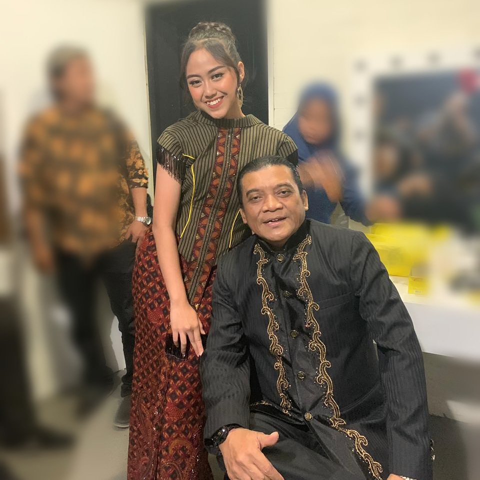 Sisca Saras on Twitter: "With Pakde Didi Kempot, The Godfather of brokenheart!! Bener2 hari yang ...