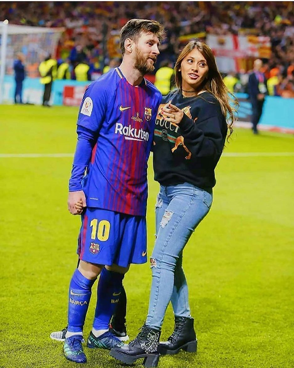Messi Soccer Player Girlfriend