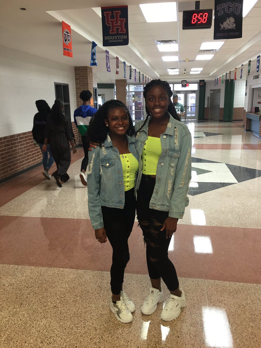 Twin Day Ideas For High School