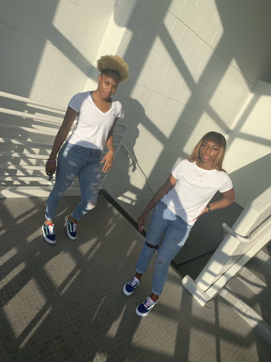 Twin Day Ideas For High School