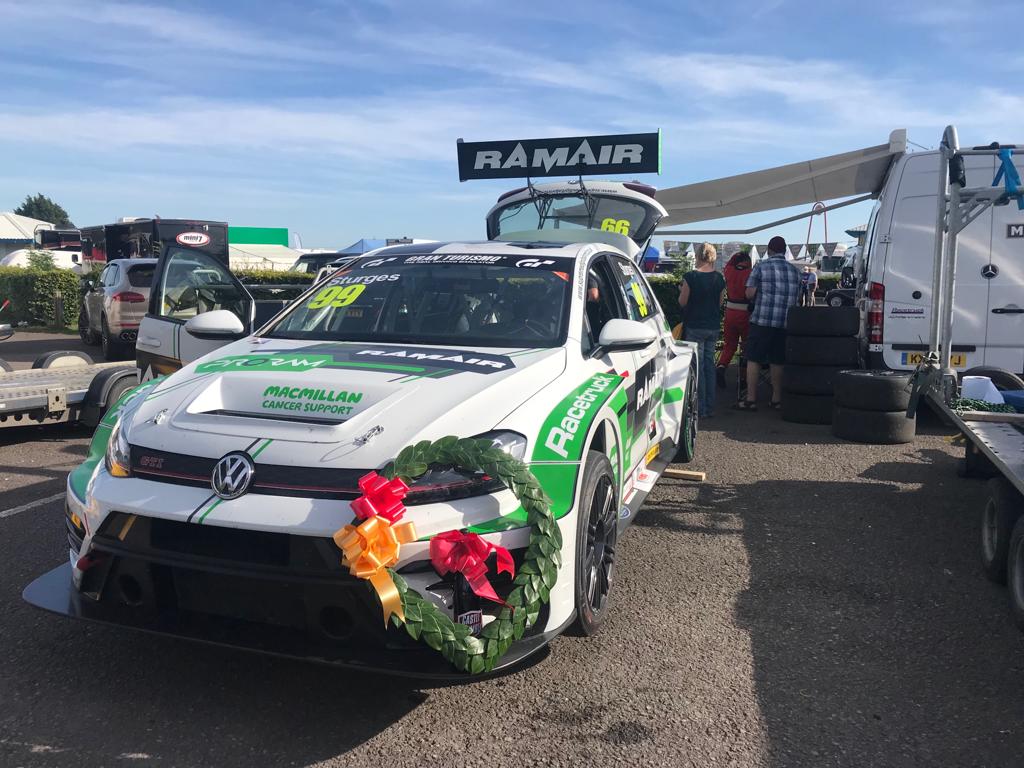 Jamie Sturges's Instagram, Twitter & Facebook on IDCrawl