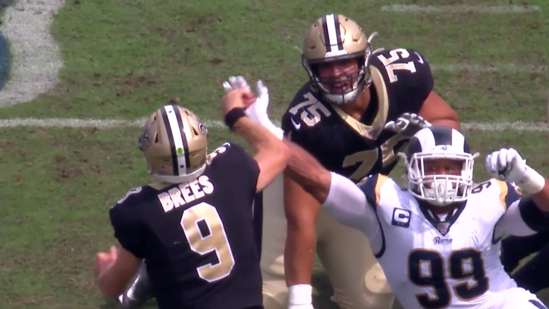 Drew Brees Throwing A Football