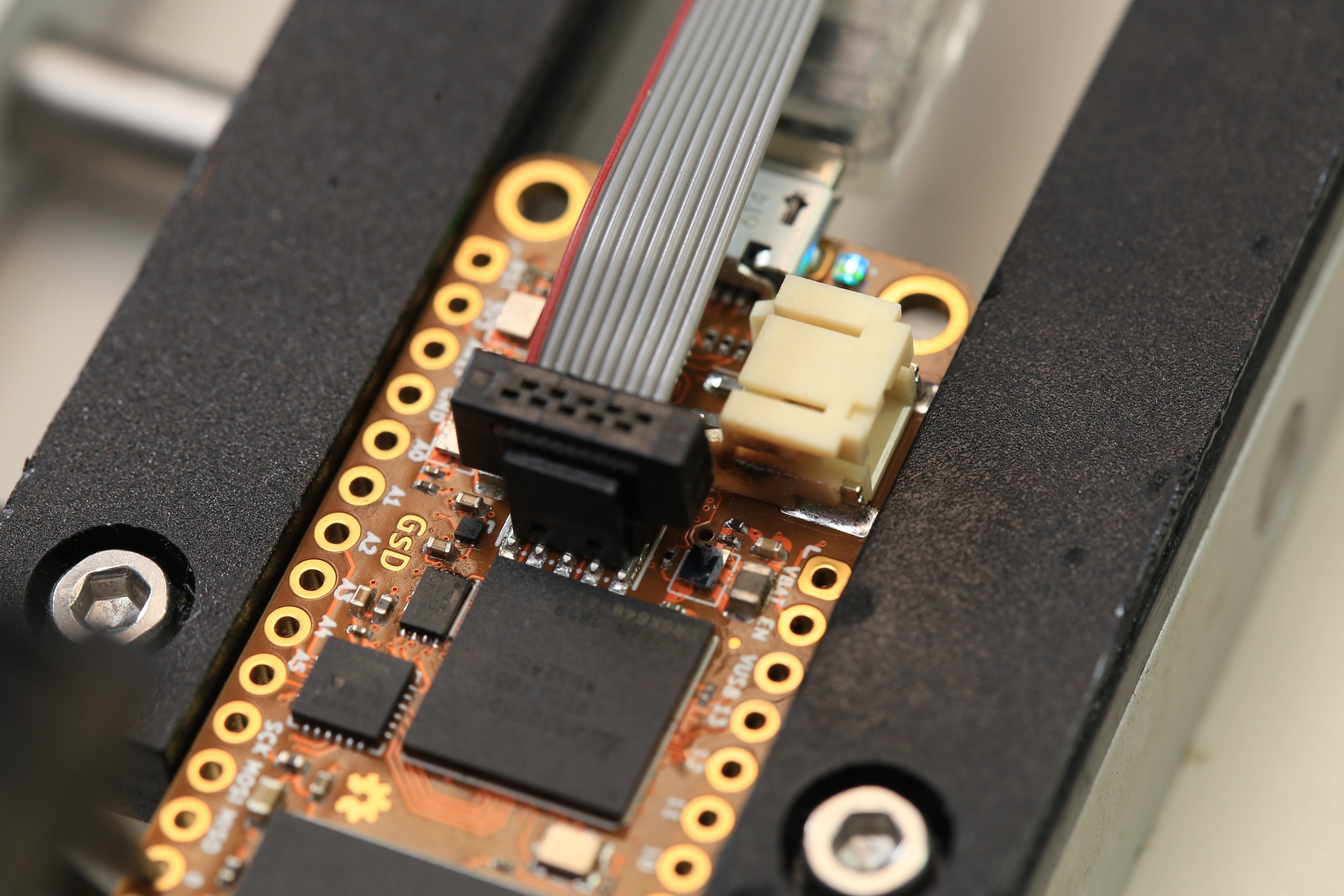 Greg on Twitter: "The OrangeCrab! A Lattice ECP5 based FPGA mini development board in a Feather ...