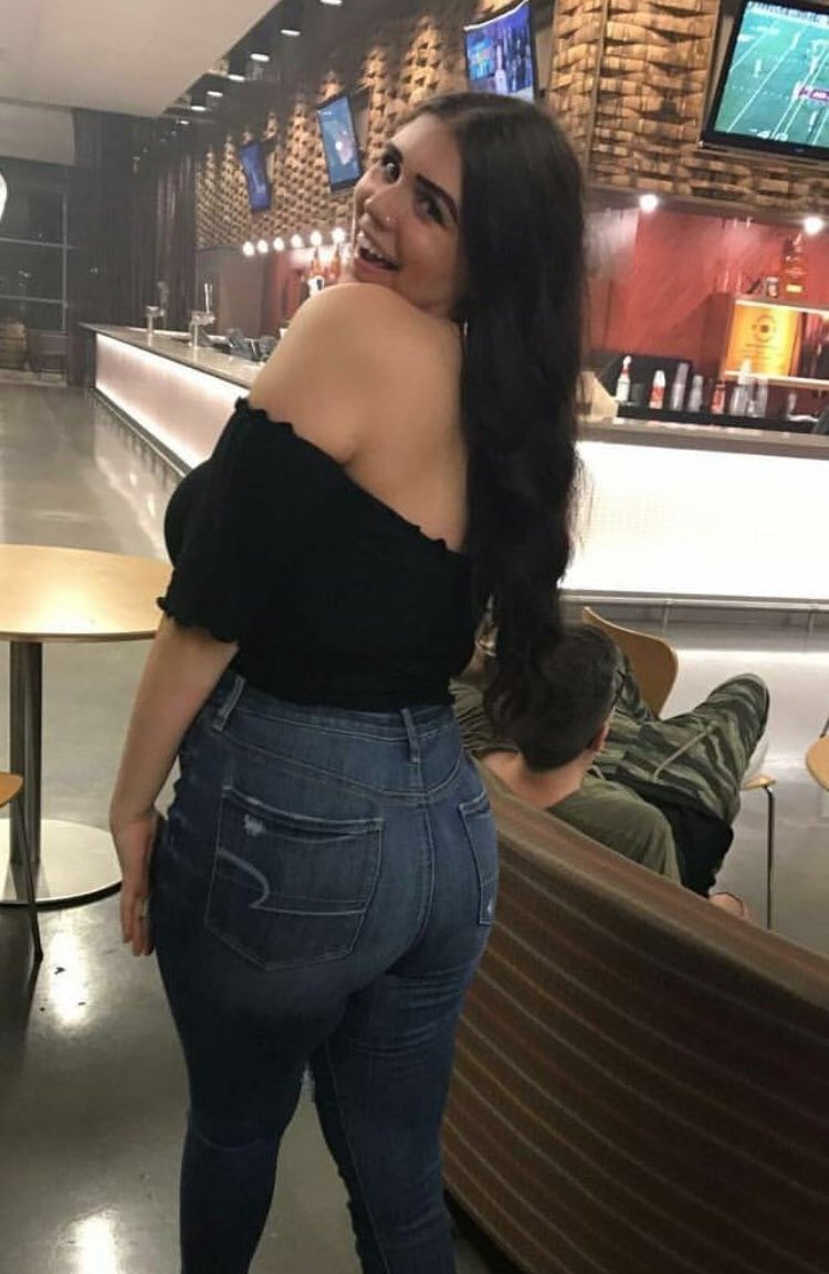 Yetanothersissywhiteboi On Twitter Omfg 🤤 These Thick Ass White Girls