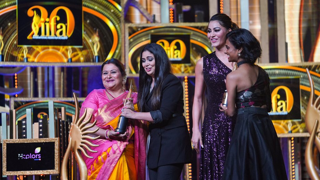 The whole nation danced to Ghoomar and that says it all! Kruti Mahesh Midya and Jyothi Tommaar ...