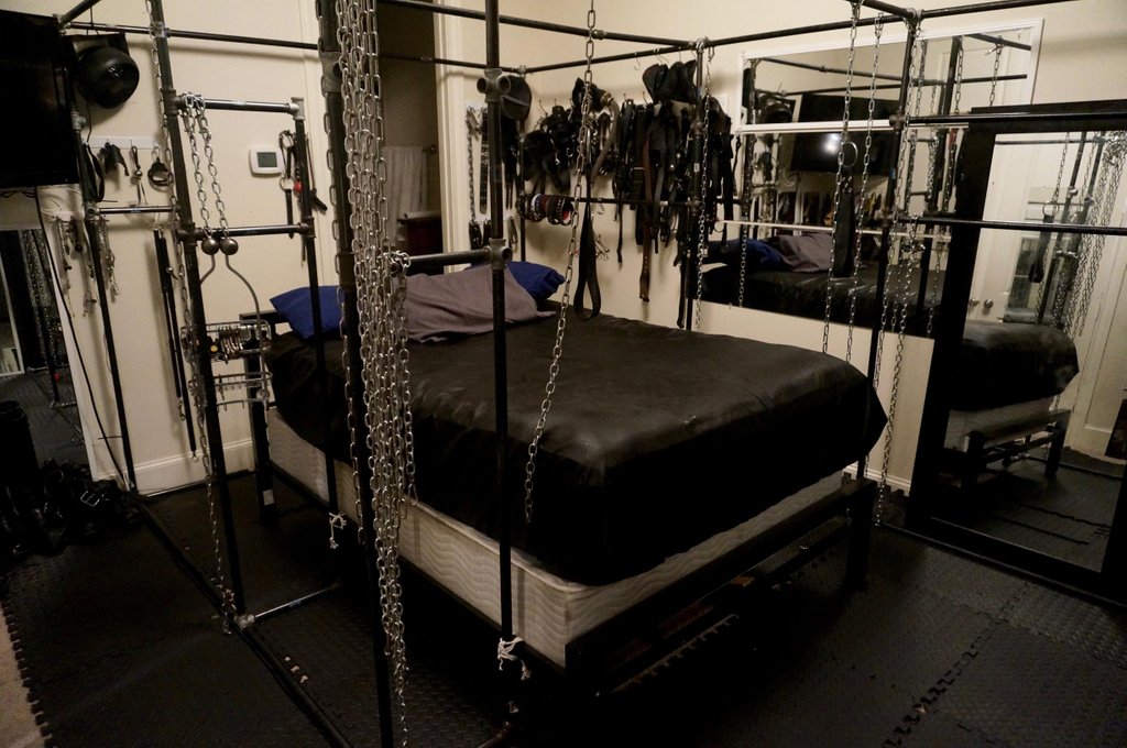 Kinkbnb On Twitter Listing Of The Day Downtown Playroom Full On