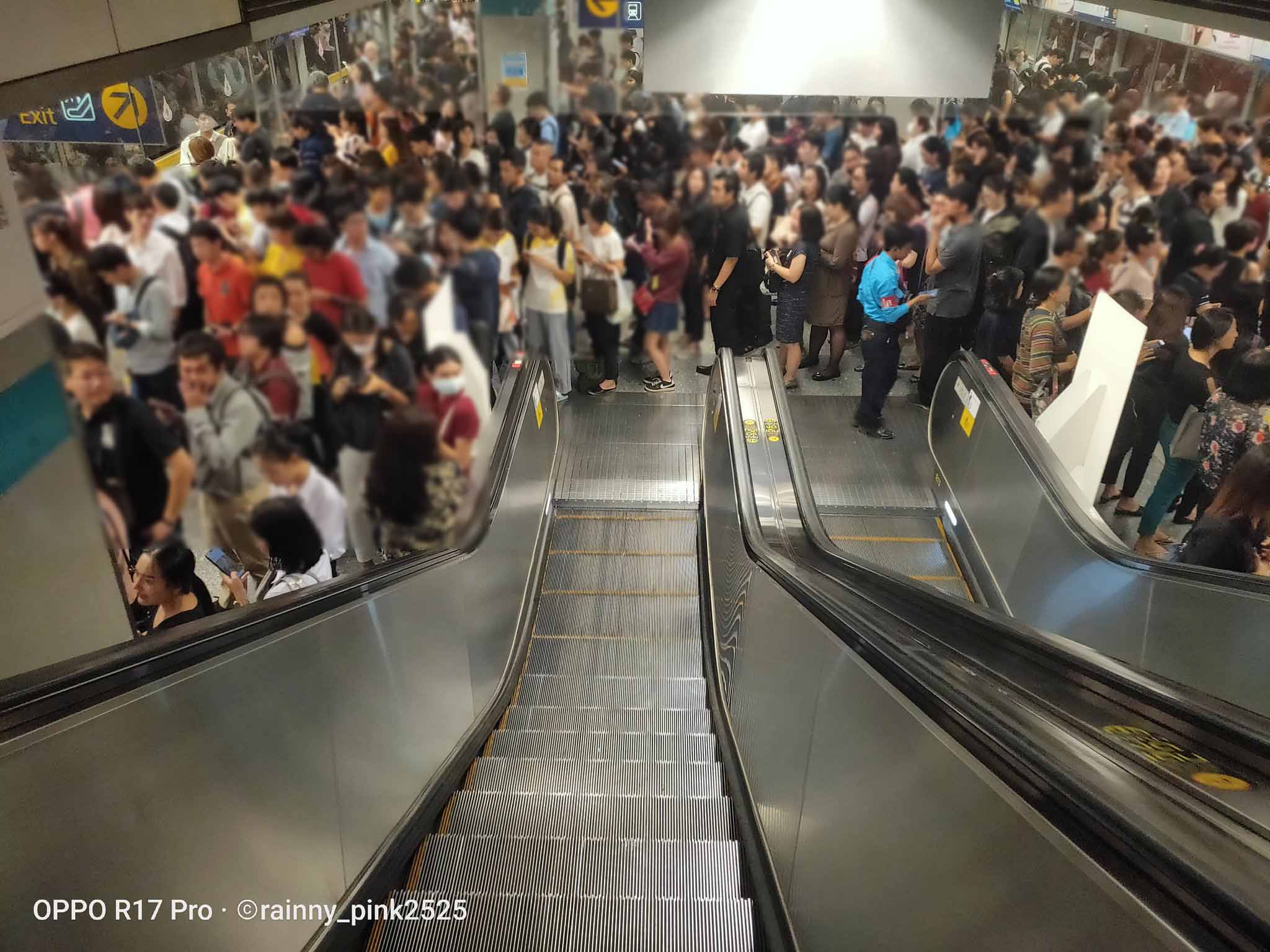 JS100 on Twitter: "RT@PINK_Thunyaporn 18:31 น. #MRTสถานีเพชรบุรี มุ่งหน้าเตาปูน ขัดข้อง ล่าช้า ...