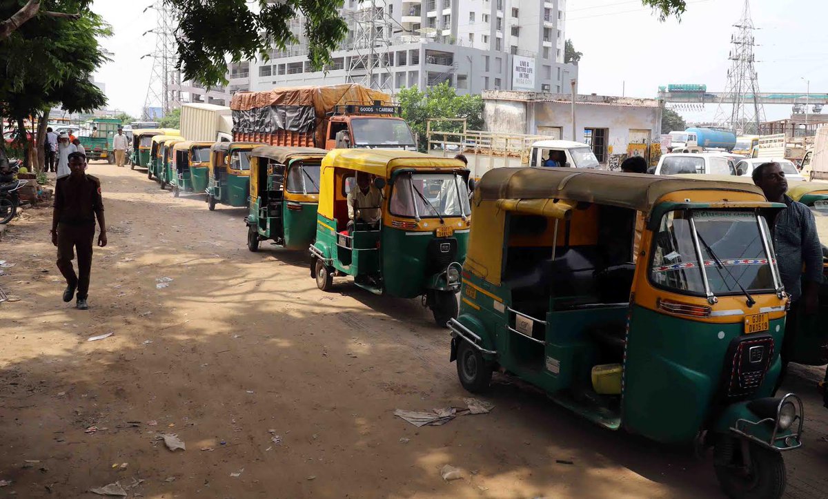 RTO across Gujarat to remain open on Sunday due to heavy rush and long ...