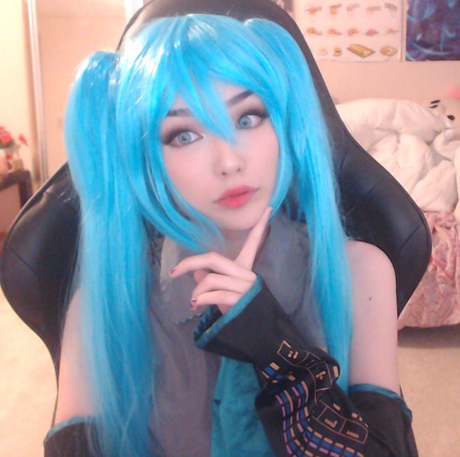 Bad Hatsune Miku Cosplay