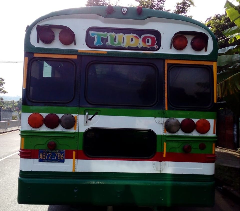 Punto de Microbuses ruta 140, San Salvador