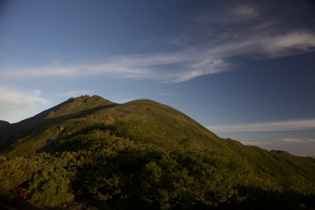 Wes Lang on Twitter: "The 365 mountain project - a peak for every day of the year, showcasing ...