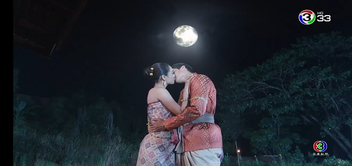 Ch3Thailand on Twitter: "สมกับเป็นแม่หญิงสมัยใหม่ รุกผู้ชายไปอีก ตามหลักผู้หญิงเขาต้องห้ามผู้ชาย ...