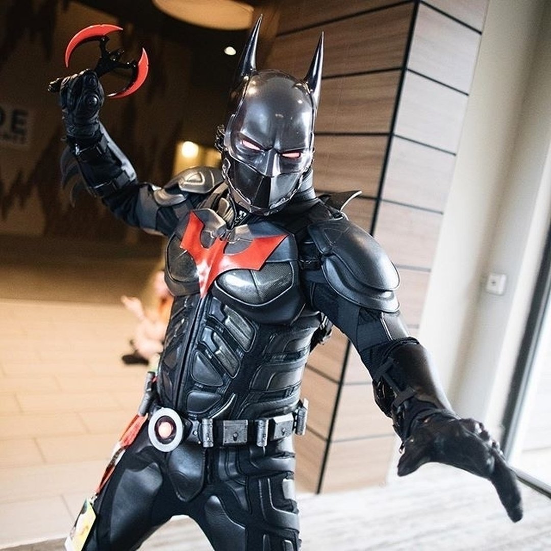 Batman Beyond Cosplay
