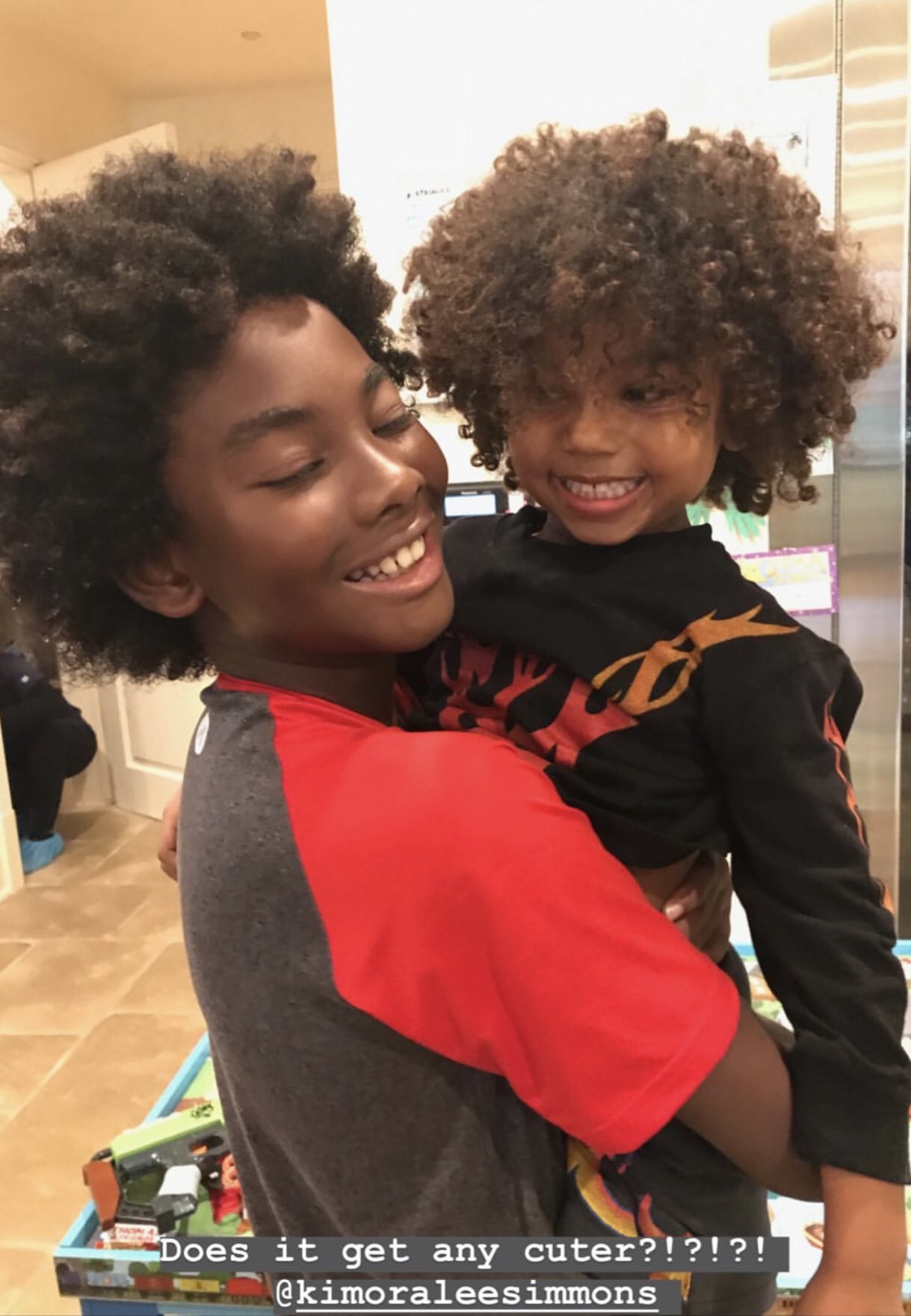 Kimora Lee Simmons Kids Hair Kimora Lee Simmons And Her Daughters Chat