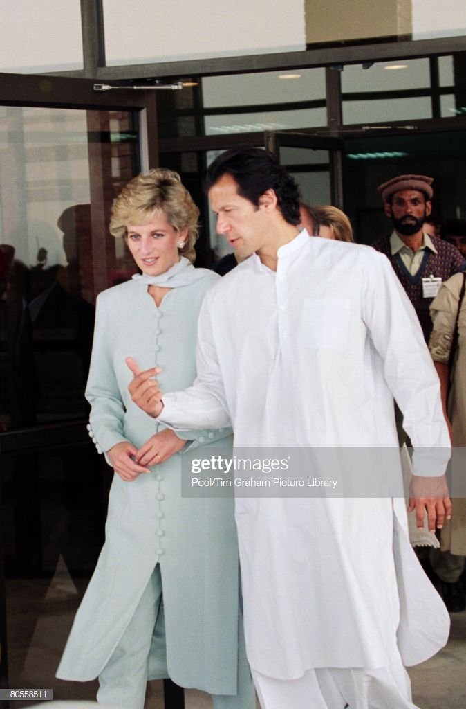 Prime Minister Imran Khan meets with #RoyalCouple. Prince William is ...