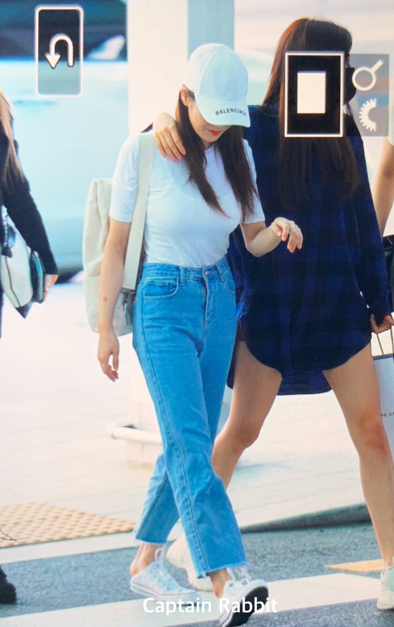 Captain Rabbit🐰 On Twitter 191004 Icn 출국 프리뷰 공항에 찾아온 천사 ️ 👼 ️ Izone