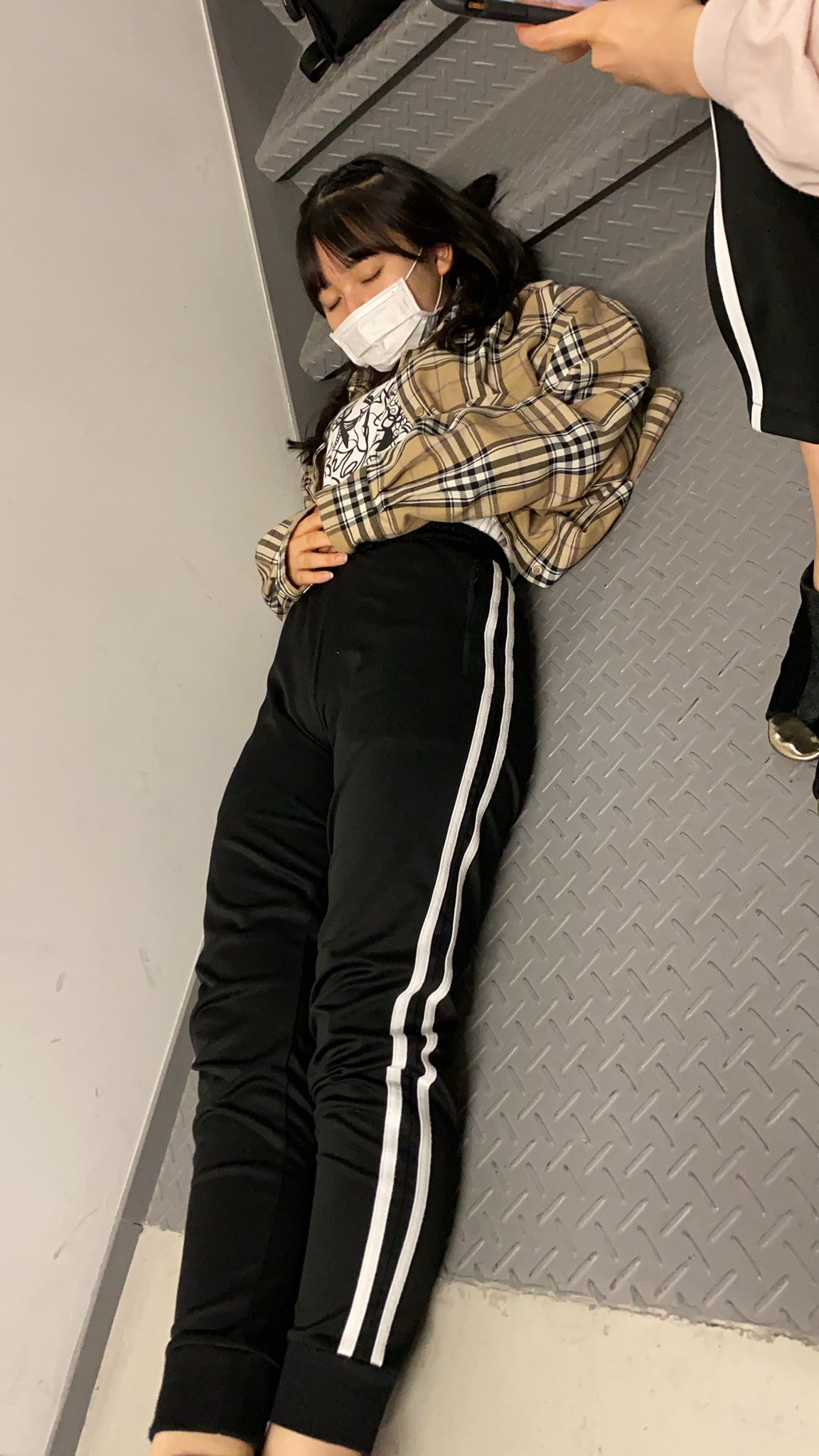 高畑結希（SKE48） on Twitter: "うちの同期、寝方個性的。 (休憩中) #ske4811周年 https://t.co/X2ijbCNfFr" / Twitter