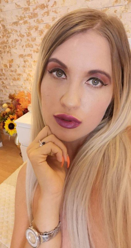 FINmessage on Twitter: "Hypnotic Natalie will fuck your mind! 🌀 Do you think you can resist her ...