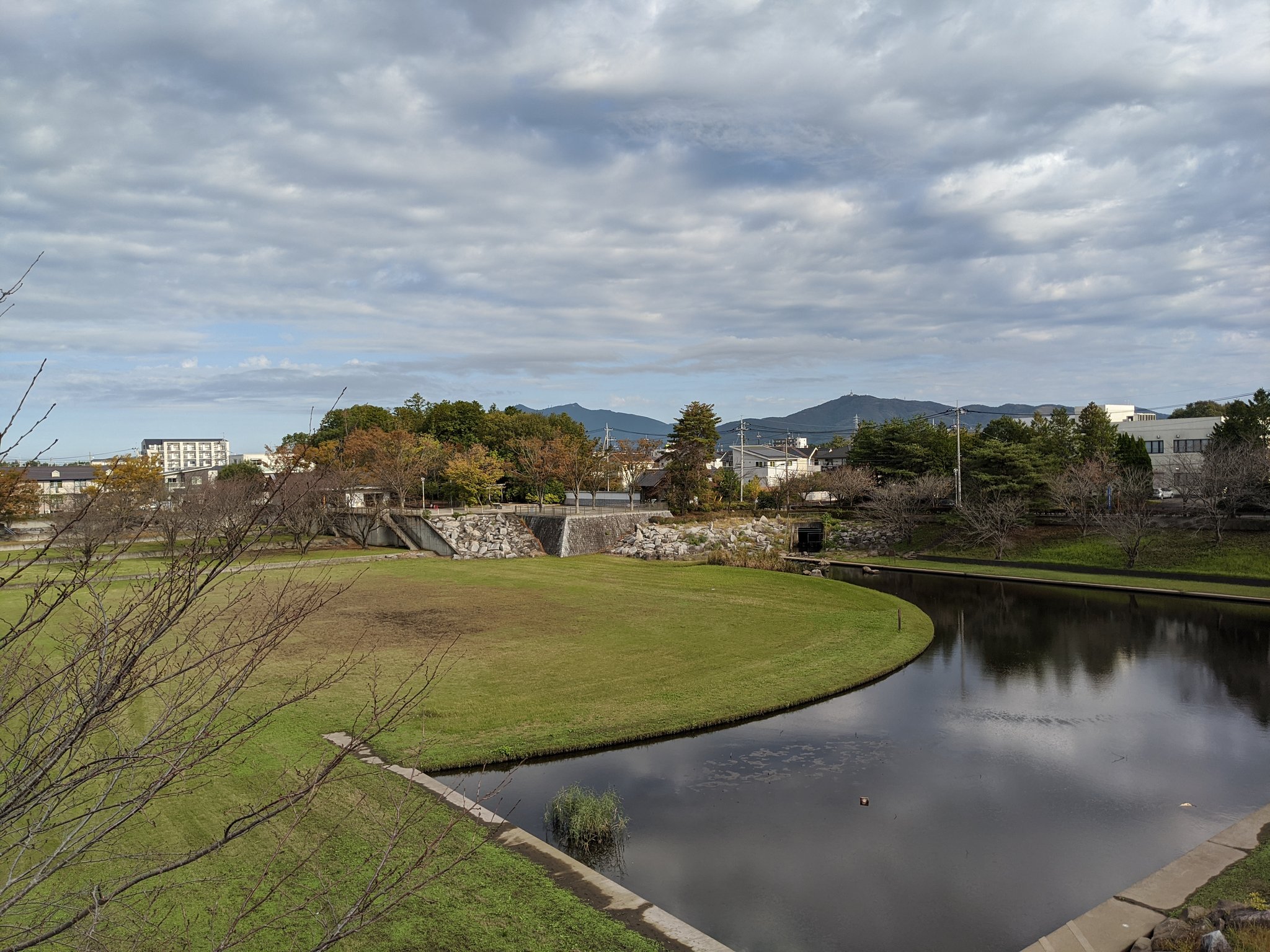 orefolder on Twitter: "おはようございます、10月28日(月)晴れ。雲がいい感じですね。 明日はまた雨が降るようなので、今日のうちに走ったりしておきたいところ。 週の ...