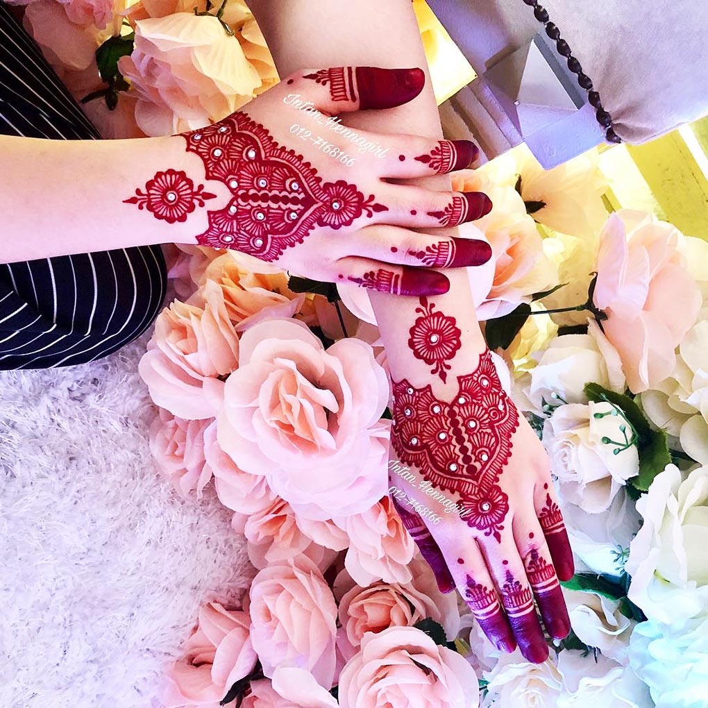 pokok bunga inai merah - Paul Manning