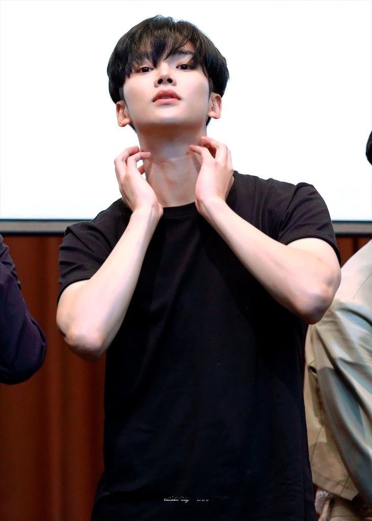 🐭 on Twitter: "Fan Meetings💙 #ROWOON #SF9 https://t.co/rhD6MvA6s3" / Twitter