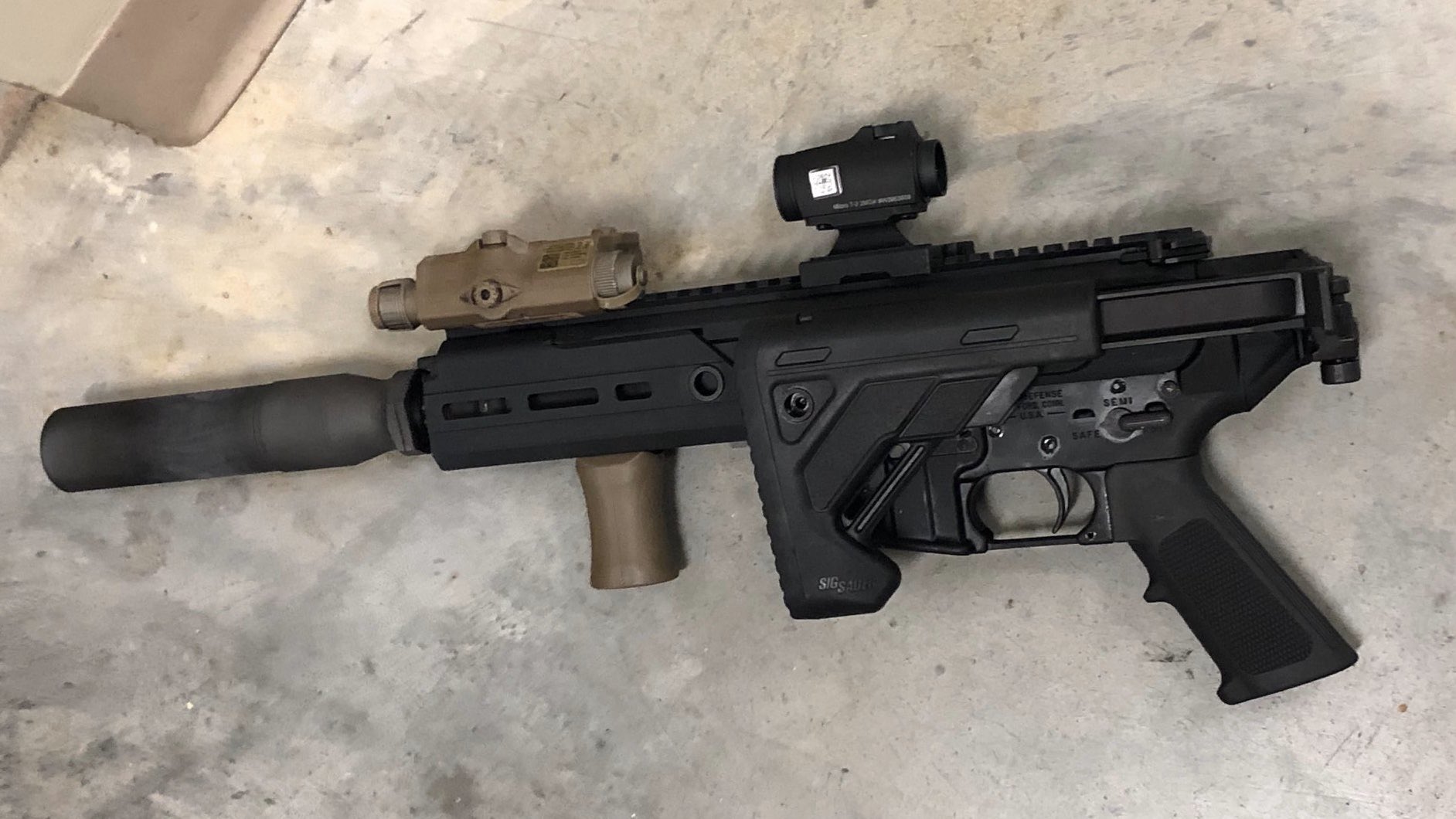 実物 SIG SAUER MCX Rattler PDW Grip 真新しい グリップ 実物 SIG SAUER MCX Rattler PDW Grip 真新しい グリップ