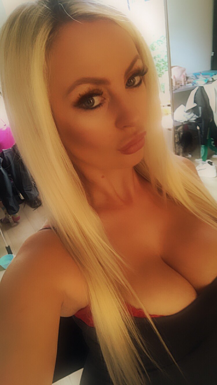 Hannah Mac on Twitter: "I’ll be Option 1 on @Xpanded from 1.30 guys channel 902 !!! https://t.co ...