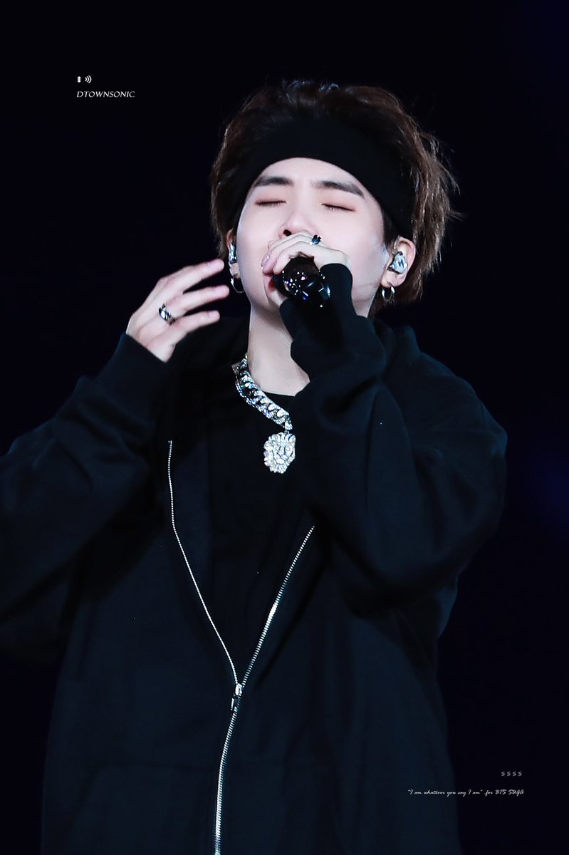 #SUGA #슈가 #BTS #방탄소년단 #민윤기 #AgustD 191029 @BTS_twt https://t.co/FZvn8dcof8