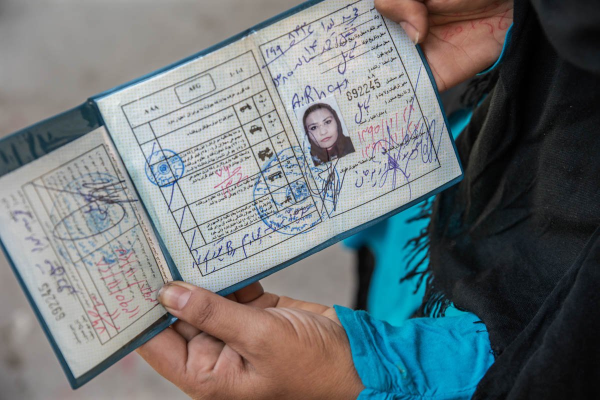 Pink Afghan : Afghanistan women driving school Pink Shuttle safe ...
