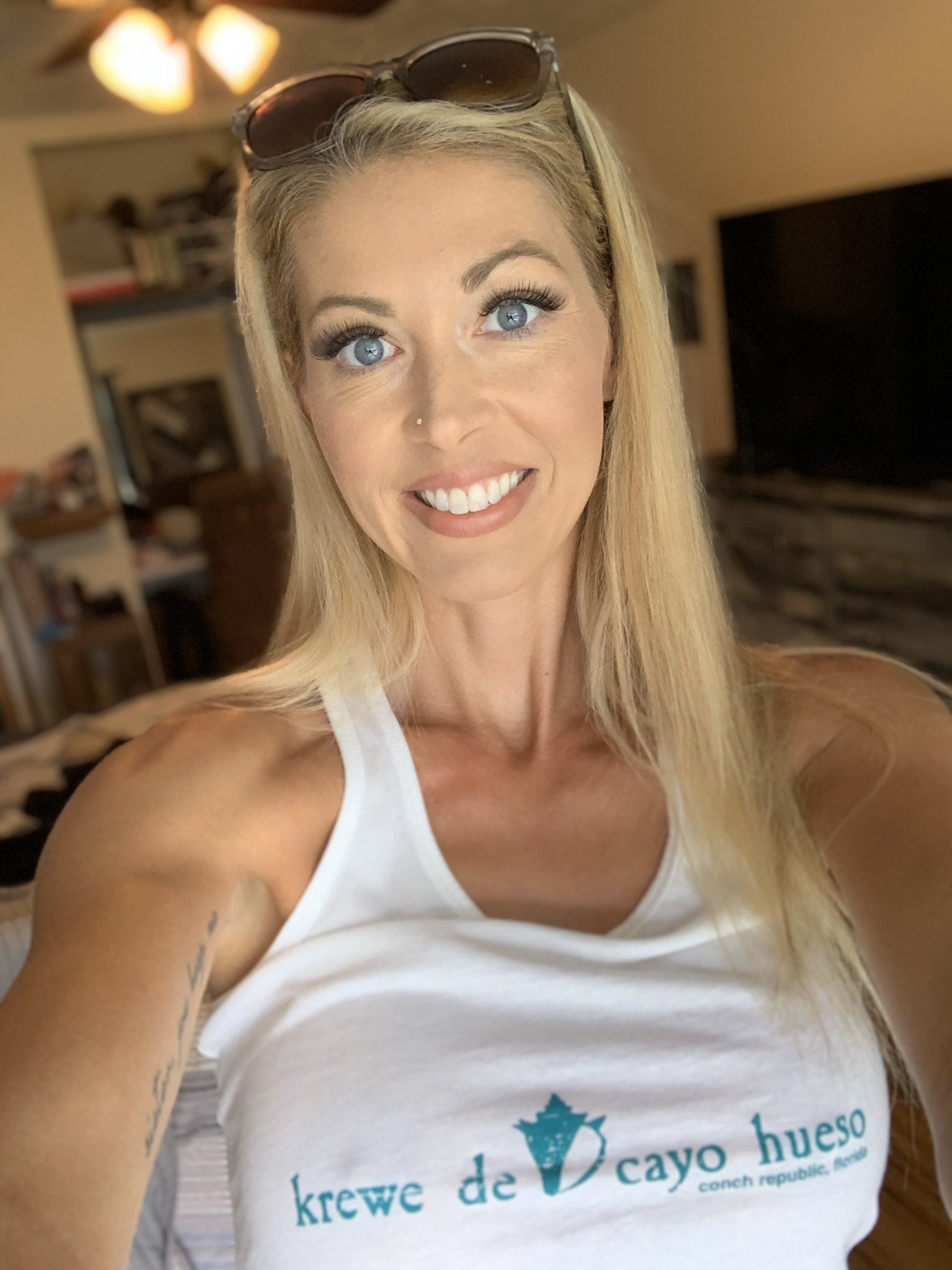 Holly Hotwife Top 0 06 Of 😘 On Twitter Someones Out To Go Running