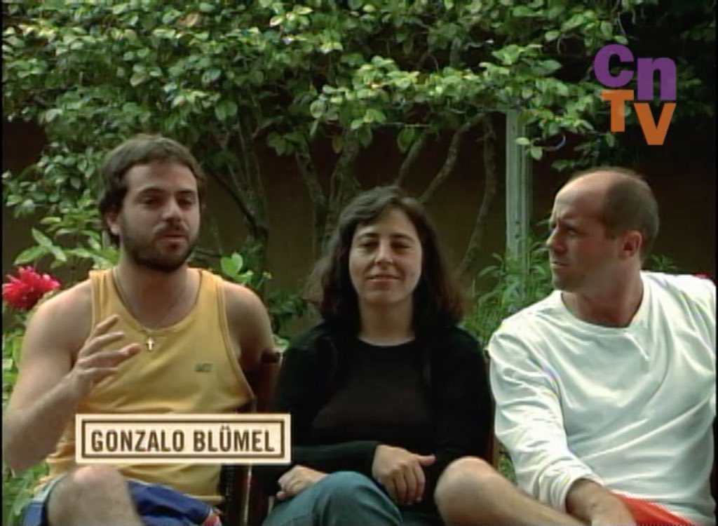 Juan on Twitter: "Encontré esta imagen de un Gonzalo Blumel relajado no haciendo nada. Igual que ...