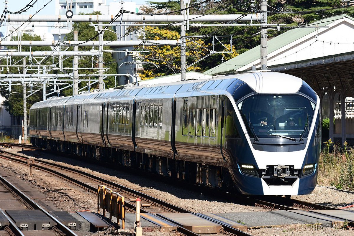 E261系 試運転 / Twitter