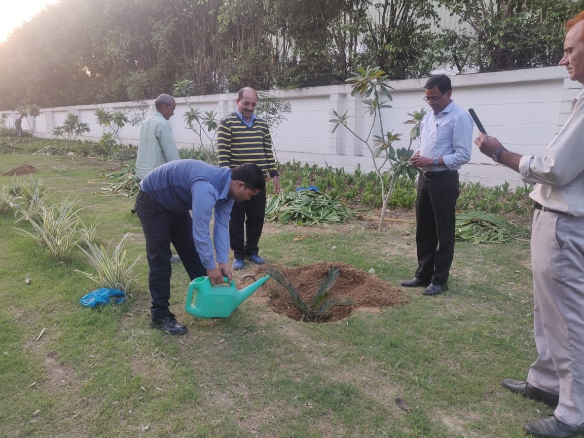 Devashish Mehta (@DevMehtaOMAX) | Twitter