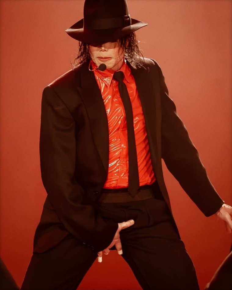 Michael Jackson 2002 Dangerous