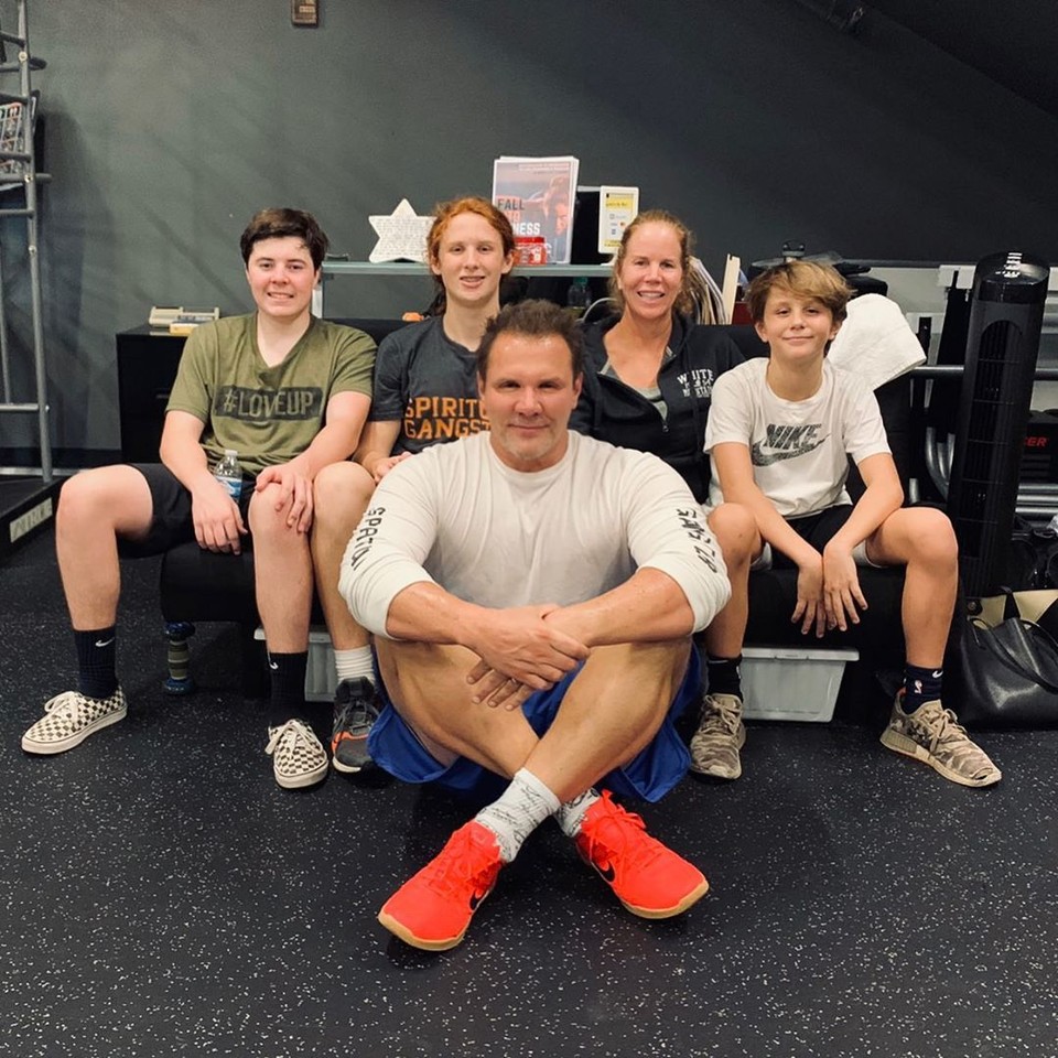 A pic from a recent Van Es Family Workout at loc_training! | Johnjay ...