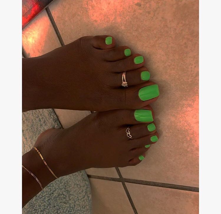 Neon Green Toenails