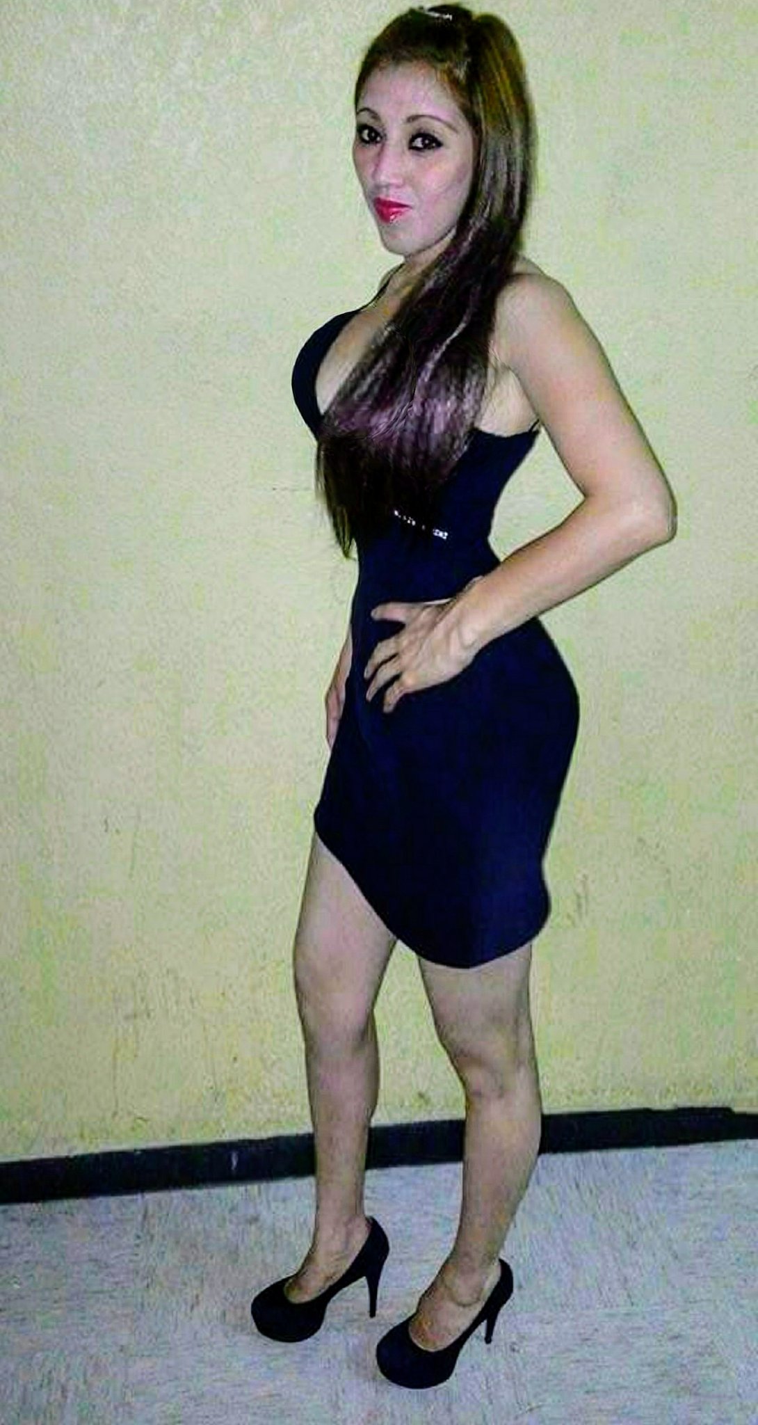 Nan Cherry on Twitter: "Me gusta ser cogida por varios hombres a las vez, que se vengan dentro ...