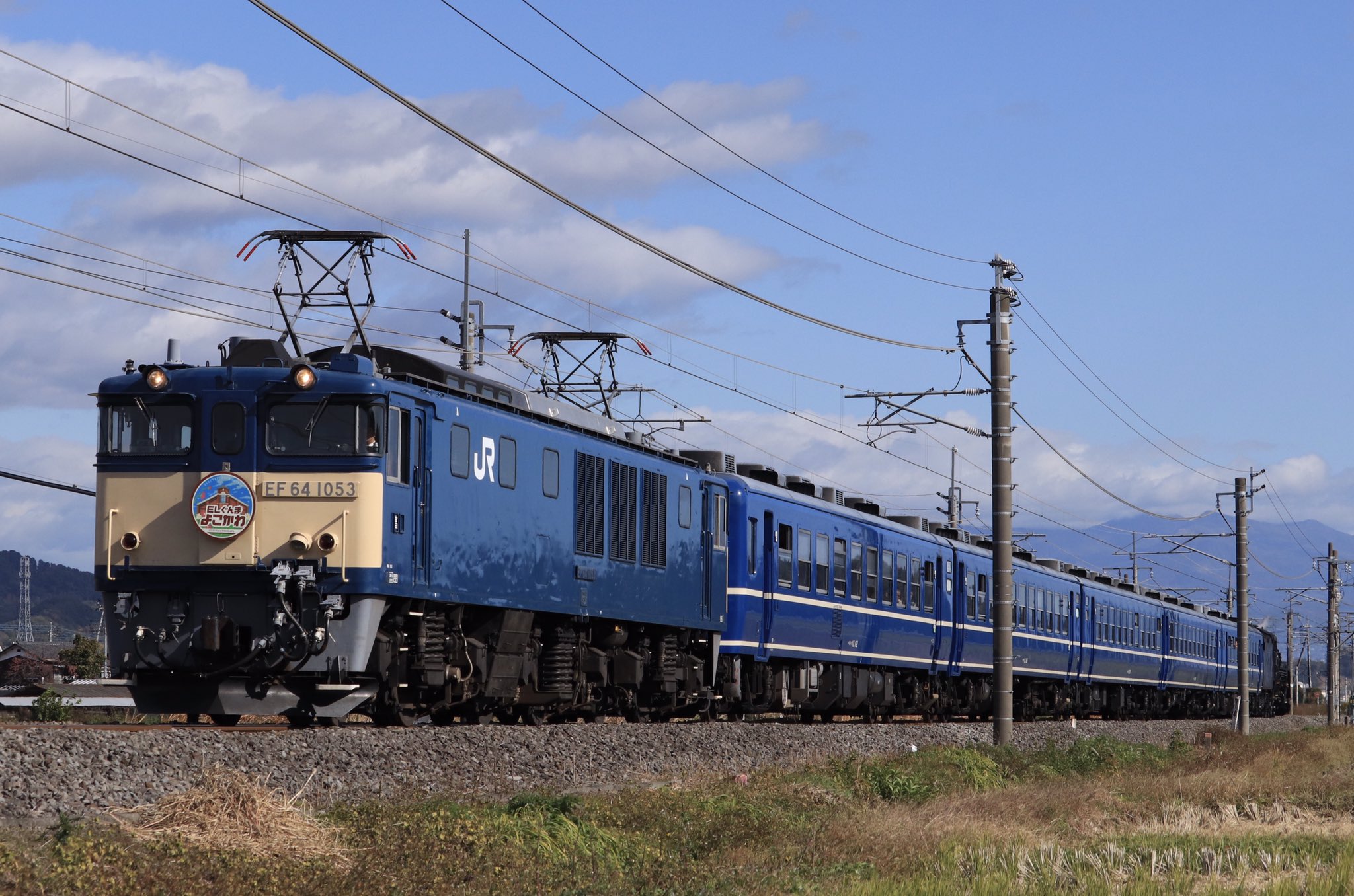 かるぱ on Twitter: "11/17 日 ①安中〜磯部 9135レ ELぐんまよこかわ EF64-1053+12系5B+C61-20 ②北千住駅 1981H 取手行き マト127編成 ...