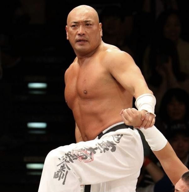 Jinsei Shinzaki (Hakushi) catches RVD with one of his trademark moves ...