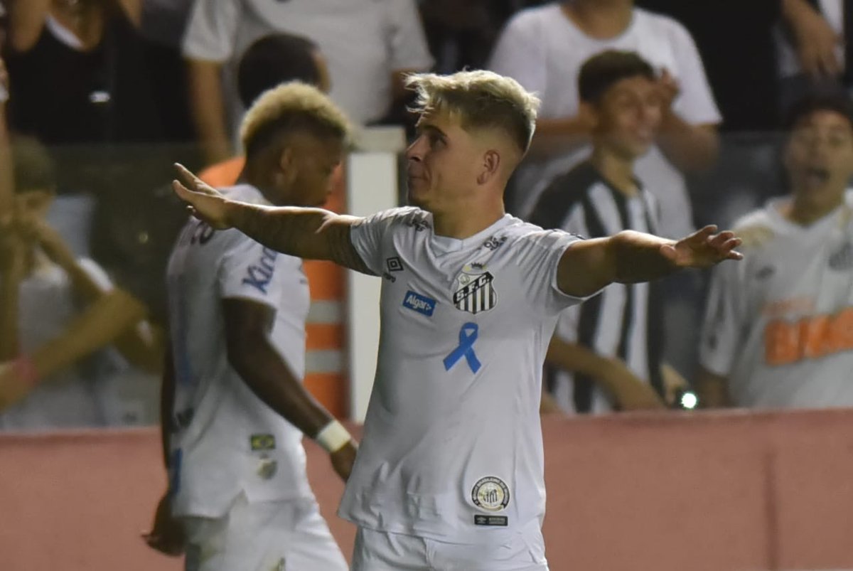 Santos é o primeiro time a marcar mil gols na era dos pontos corridos do Brasileirão / Twitter