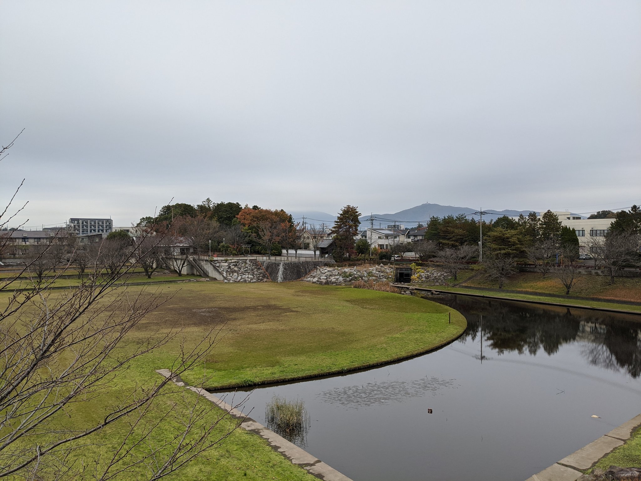 orefolder on Twitter: "おはようございます。11月27日(水)曇り時々雨。約1週間ぶりの散歩です。ようやくマラソンのダメージも消えてきました。 気づけば今年もあと1カ月 ...