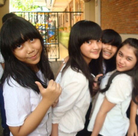 Babah on Twitter: "Nah pas SMP, temen-temen gua cakep-cakep semua (pada jaman itu ibarat ...