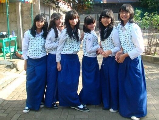 Babah on Twitter: "Nah pas SMP, temen-temen gua cakep-cakep semua (pada jaman itu ibarat ...