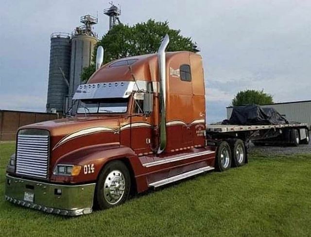 Custom Freightliner Fld