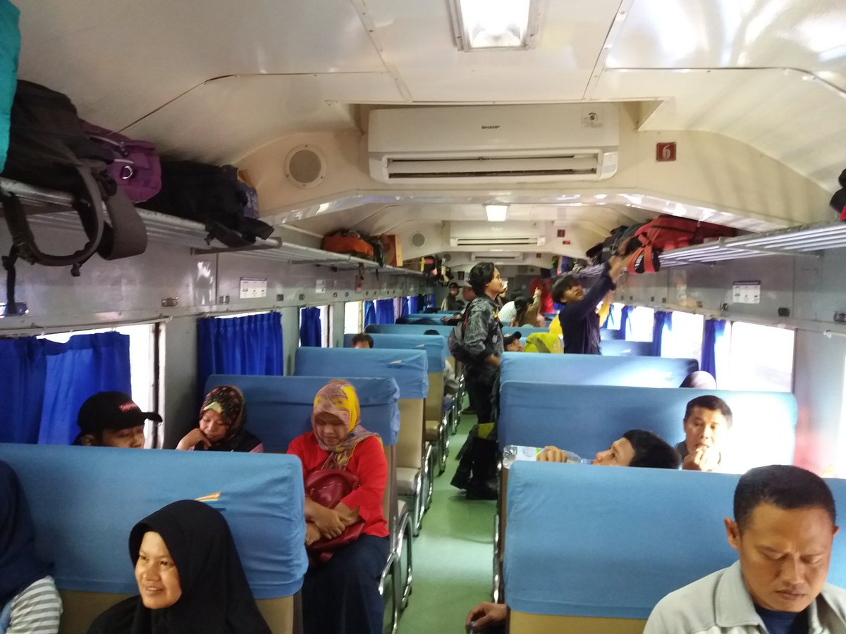 Kereta Dharmawangsa Ekonomi - Perumperindo.co.id